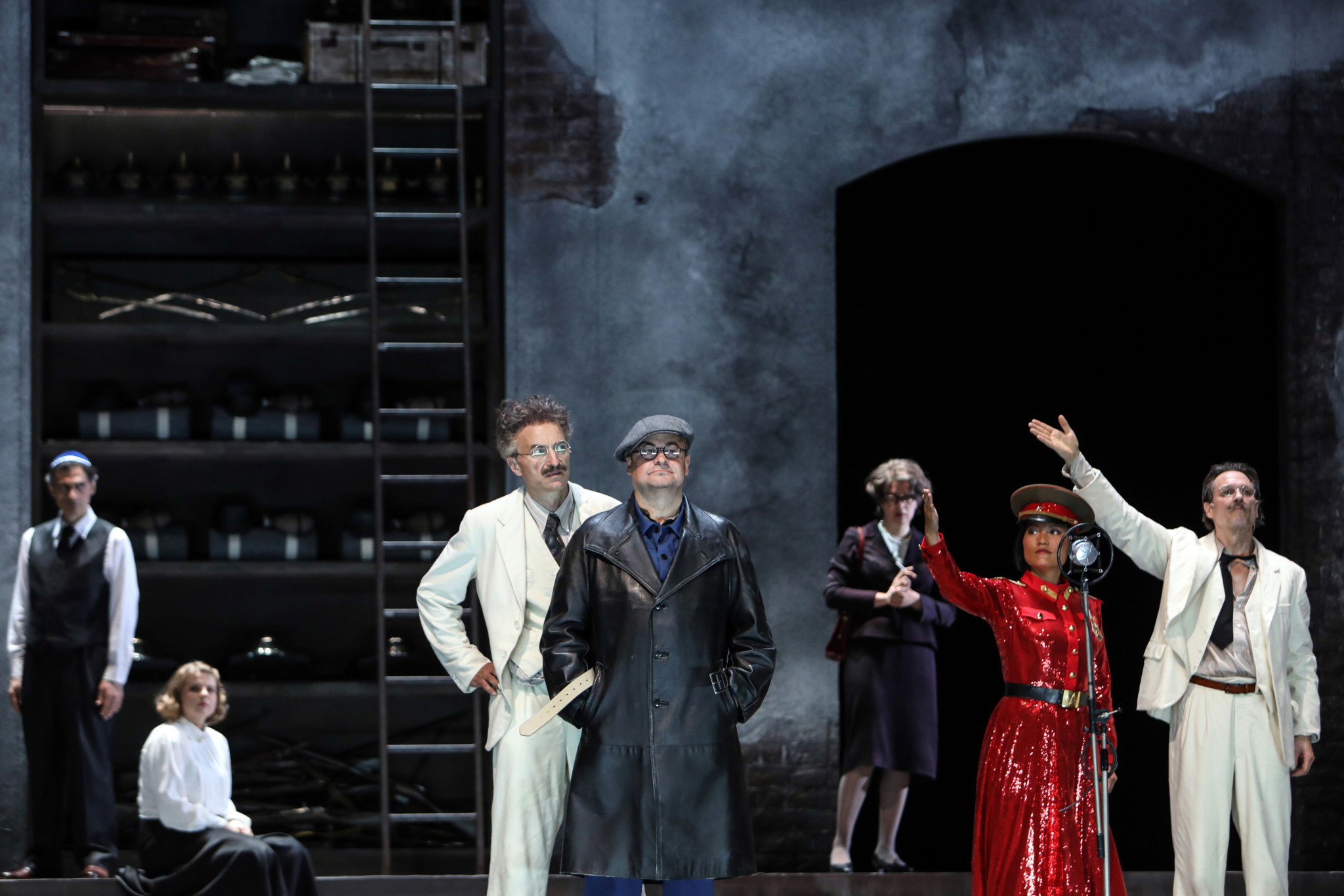 Opern-Kritik: Hamburger Staatsoper - BENJAMIN von Peter Ruzicka