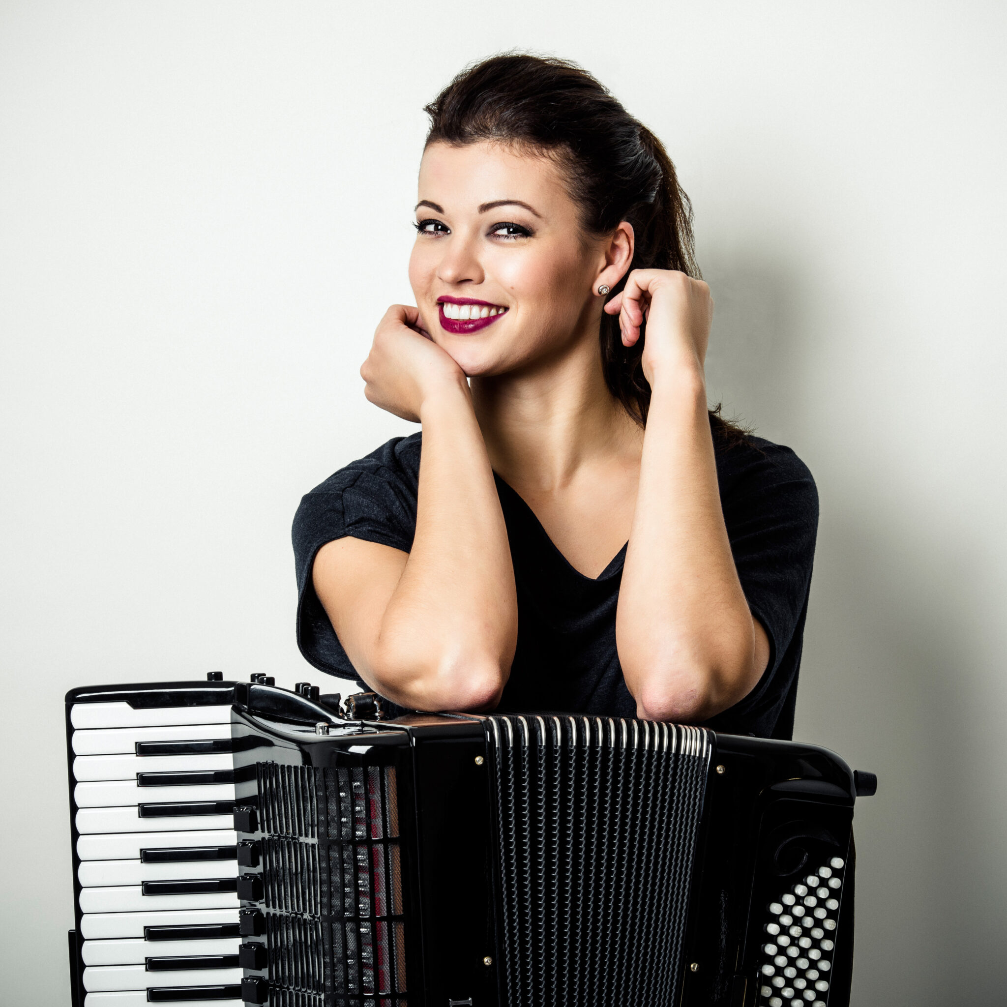 Ksenija Sidorova (Akkordeon), Philharmonia Frankfurt, Juri Gilbo ...