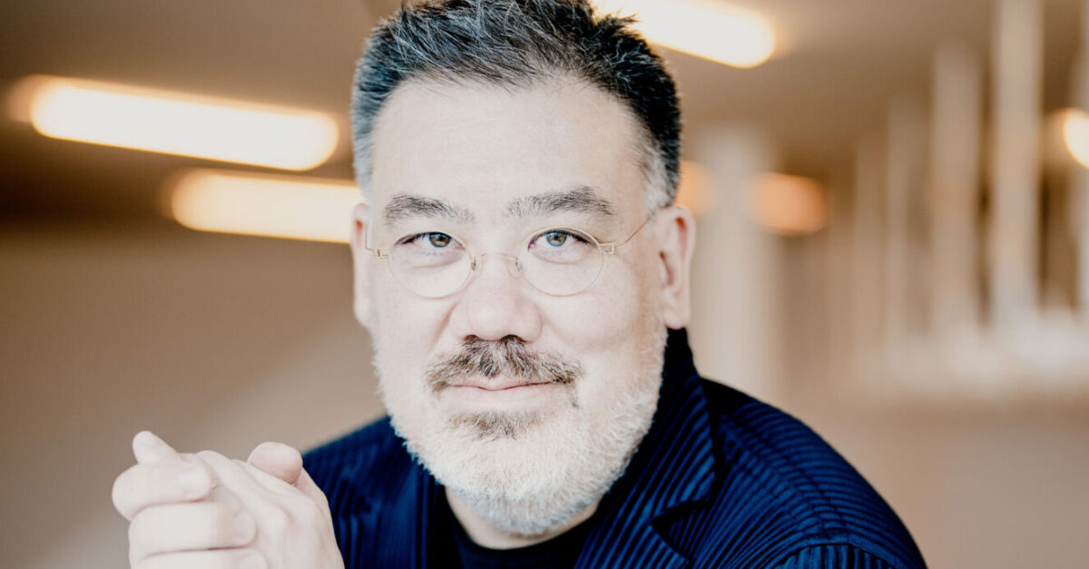 Alan Gilbert bleibt Chefdirigent des NDR Elbphilharmonie Orchesters