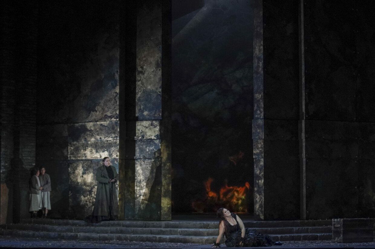 Opern-Kritik: Greek National Opera – Medea | concerti.de