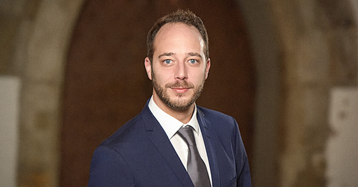 Gerhard Löffler dirigiert Honeggers „König David" in Hamburg