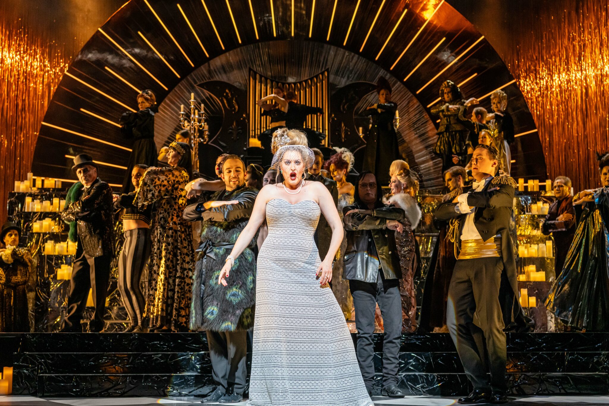 J. Strauss: Die Fledermaus - Aufführungen, Inhalt & Einspielungen ...