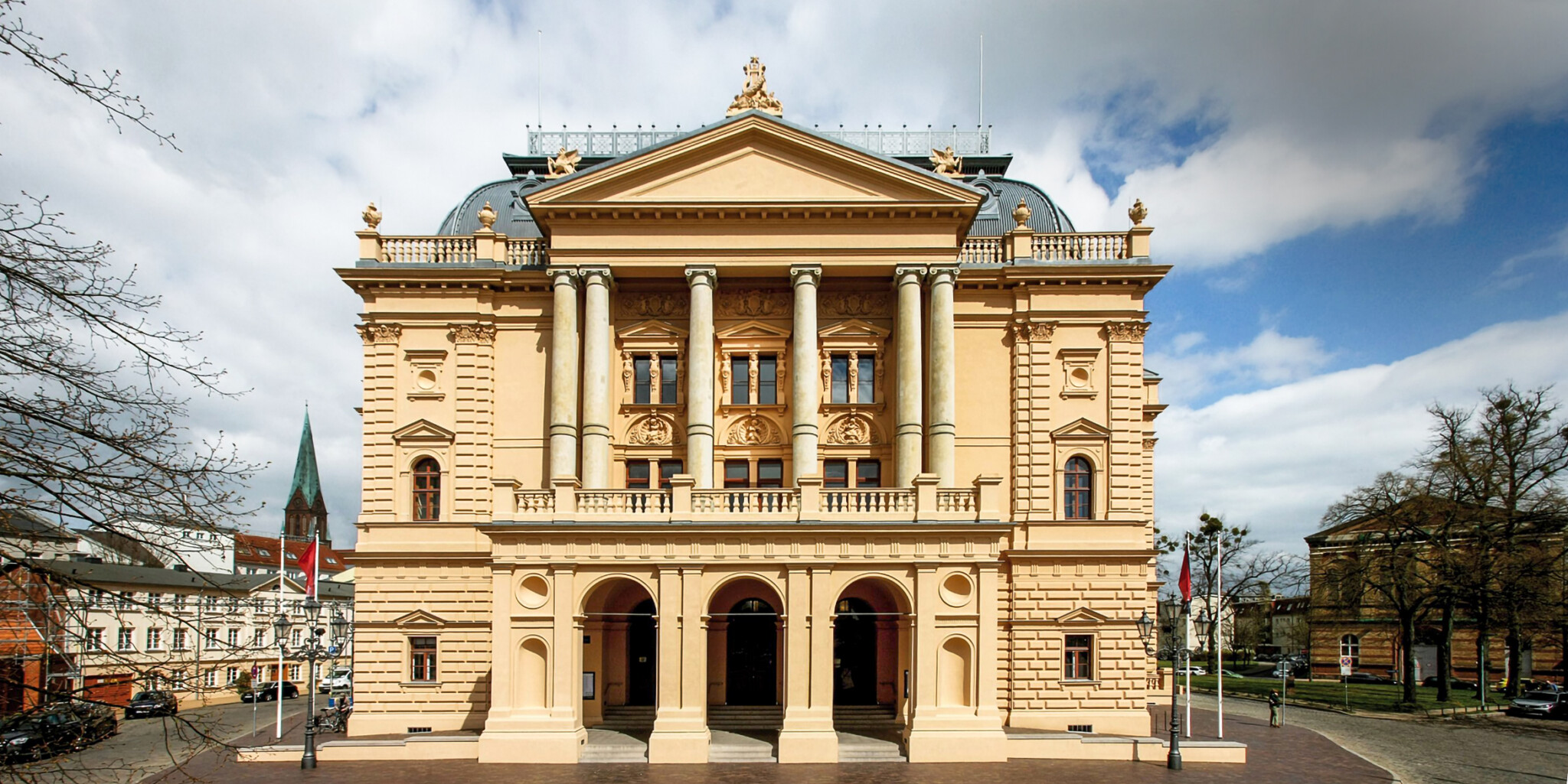 Theater Kiel: Spielplan, Kritiken & News - concerti.de