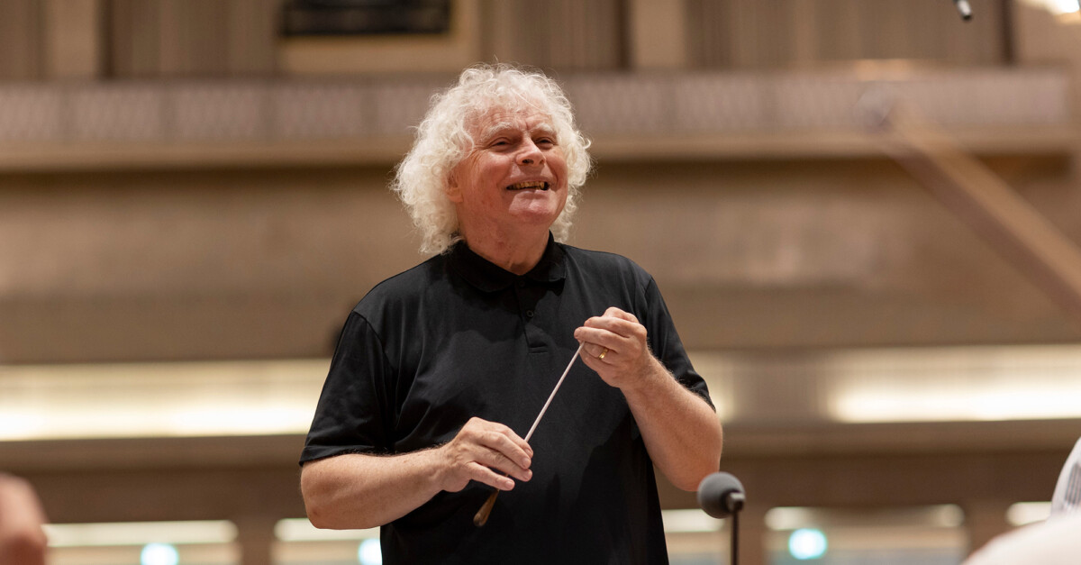 TV-Tipp 3sat 30.11.: Simon Rattle dirigiert Bruckner, Wagner & Webern